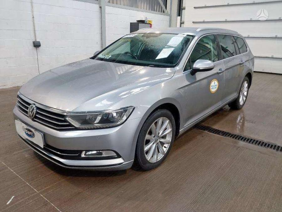 Grey Volkswagen Passat 2019 in Siauliai, with an engine capacity of 1.97 L and mileage of 379 thousand km for 5324 €, photo 2 on AUTOMOTO.COM.LV