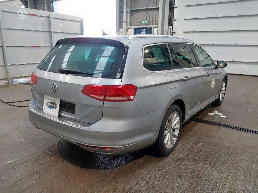 Grey Volkswagen Passat 2019 in Siauliai, with an engine capacity of 1.97 L and mileage of 379 thousand km for 5324 €, photo 3 on AUTOMOTO.COM.LV