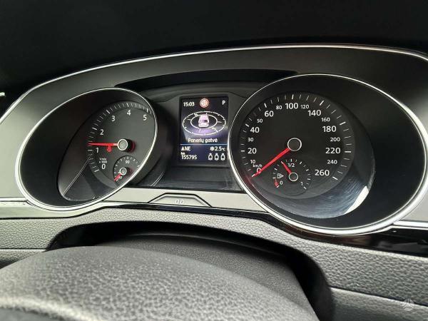 Grey Volkswagen Passat 2019 in Vilnius, with an engine capacity of 1.98 L and mileage of 156 thousand km for 31000 €, photo 7 on AUTOMOTO.COM.LV