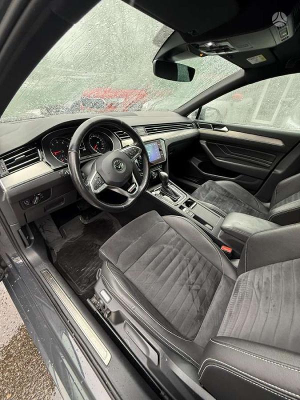 Grey Volkswagen Passat 2019 in Vilnius, with an engine capacity of 1.98 L and mileage of 156 thousand km for 31000 €, photo 9 on AUTOMOTO.COM.LV