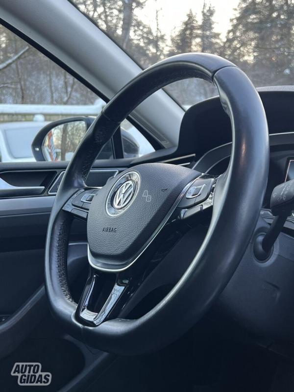 Grey Volkswagen Passat 2019 in Vilnius, with an engine capacity of 1.50 L and mileage of 184 thousand km for 12500 €, photo 10 on AUTOMOTO.COM.LV