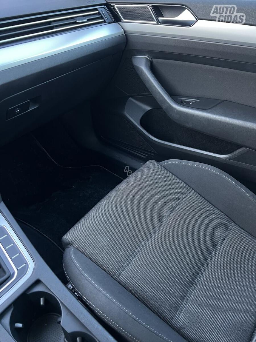 Grey Volkswagen Passat 2019 in Vilnius, with an engine capacity of 1.50 L and mileage of 184 thousand km for 12500 €, photo 18 on AUTOMOTO.COM.LV