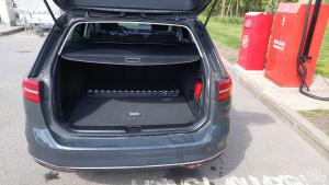 Grey Volkswagen Passat 2019 in Vilnius, with an engine capacity of 2.00 L and mileage of 253 thousand km for 12950 €, photo 7 on AUTOMOTO.COM.LV
