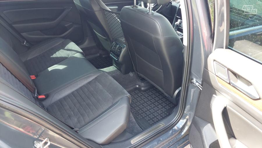 Grey Volkswagen Passat 2019 in Vilnius, with an engine capacity of 2.00 L and mileage of 253 thousand km for 12950 €, photo 8 on AUTOMOTO.COM.LV