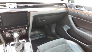 Grey Volkswagen Passat 2019 in Vilnius, with an engine capacity of 2.00 L and mileage of 253 thousand km for 12950 €, photo 15 on AUTOMOTO.COM.LV