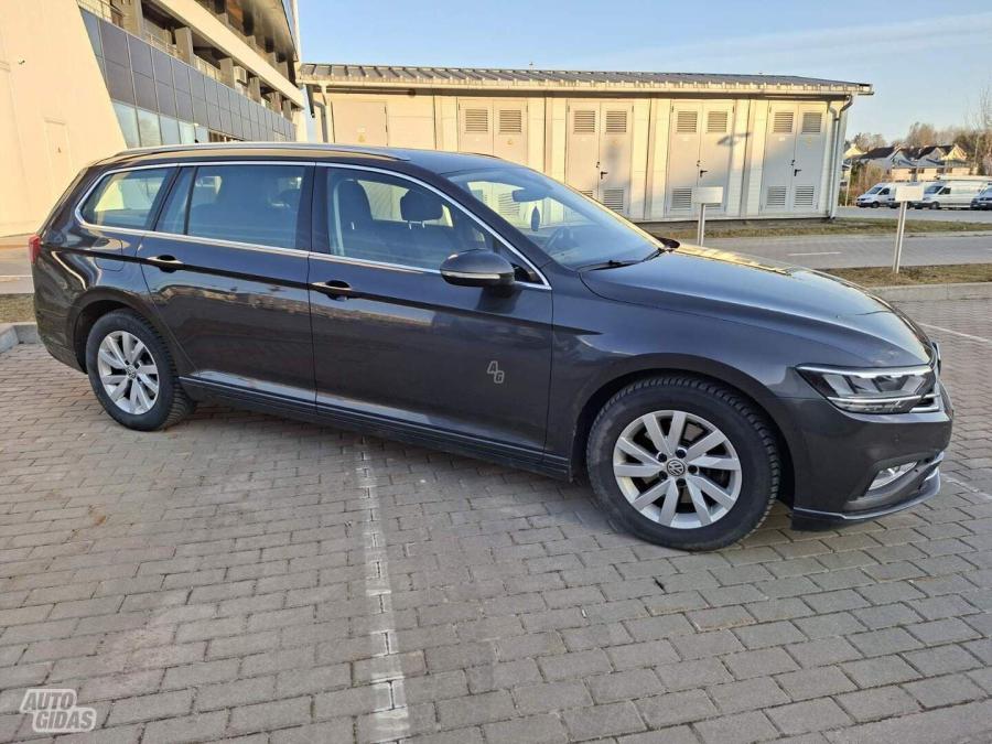 Grey Volkswagen Passat 2019 in Vilnius, with an engine capacity of 2.00 L and mileage of 220 thousand km for 12600 €, photo 3 on AUTOMOTO.COM.LV