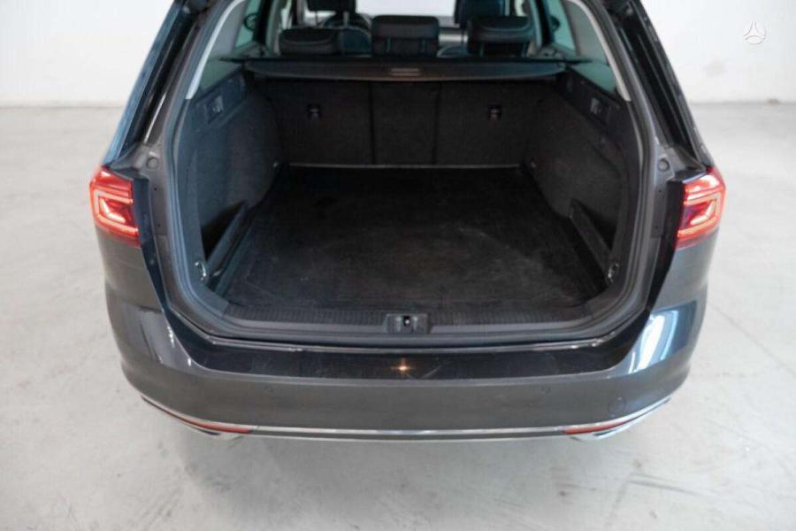 Pelēks Volkswagen Passat 2019 Viļņa, ar dzinēja tilpumu 2.00 L un nobraukumu 199 tūkst. km par 16700 €, foto 20 vietnē AUTOMOTO.COM.LV