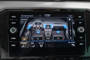Pelēks Volkswagen Passat 2019 Viļņa, ar dzinēja tilpumu 2.00 L un nobraukumu 199 tūkst. km par 16700 €, foto 20 vietnē AUTOMOTO.COM.LV