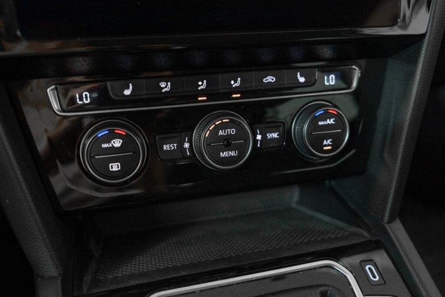 Pelēks Volkswagen Passat 2019 Viļņa, ar dzinēja tilpumu 2.00 L un nobraukumu 199 tūkst. km par 16700 €, foto 21 vietnē AUTOMOTO.COM.LV