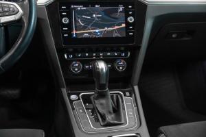 Pelēks Volkswagen Passat 2019 Viļņa, ar dzinēja tilpumu 2.00 L un nobraukumu 199 tūkst. km par 16700 €, foto 22 vietnē AUTOMOTO.COM.LV