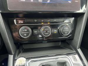 Pelēks Volkswagen Passat 2019 Šauļi, ar dzinēja tilpumu 2.00 L un nobraukumu 196 tūkst. km par 12900 €, foto 17 vietnē AUTOMOTO.COM.LV