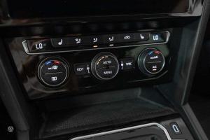 Grey Volkswagen Passat 2019 in Vilnius, with an engine capacity of 2.00 L and mileage of 199 thousand km for 16700 €, photo 17 on AUTOMOTO.COM.LV