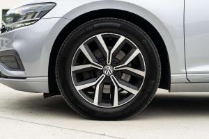 Pelēks Volkswagen Passat 2019 Viļņa, ar dzinēja tilpumu 1.60 L un nobraukumu 260 tūkst. km par 12950 €, foto 8 vietnē AUTOMOTO.COM.LV