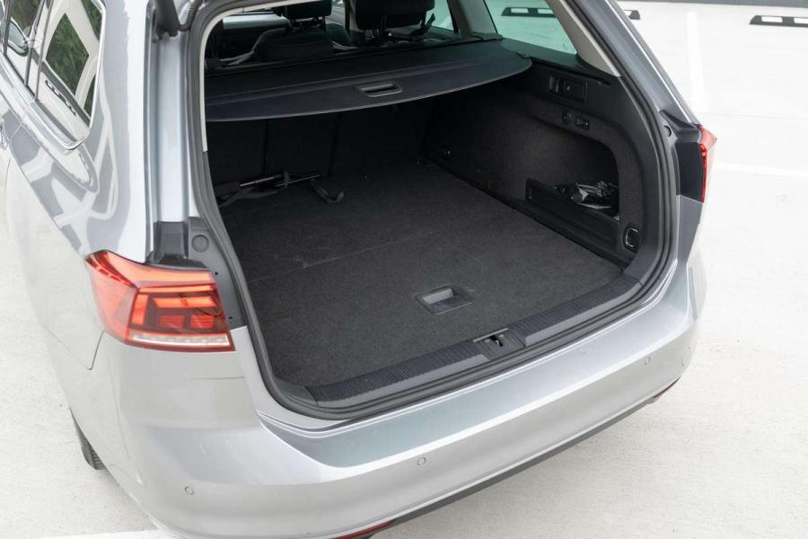 Pelēks Volkswagen Passat 2019 Viļņa, ar dzinēja tilpumu 1.60 L un nobraukumu 260 tūkst. km par 12950 €, foto 11 vietnē AUTOMOTO.COM.LV