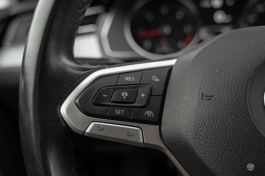 Pelēks Volkswagen Passat 2019 Viļņa, ar dzinēja tilpumu 1.60 L un nobraukumu 260 tūkst. km par 12950 €, foto 17 vietnē AUTOMOTO.COM.LV