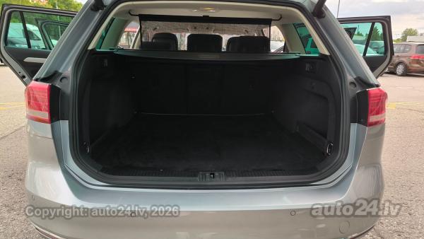 Grey Volkswagen Passat 2019 in Tallinn, with an engine capacity of 1.50 L and mileage of 117 thousand km for 15900 €, photo 4 on AUTOMOTO.COM.LV