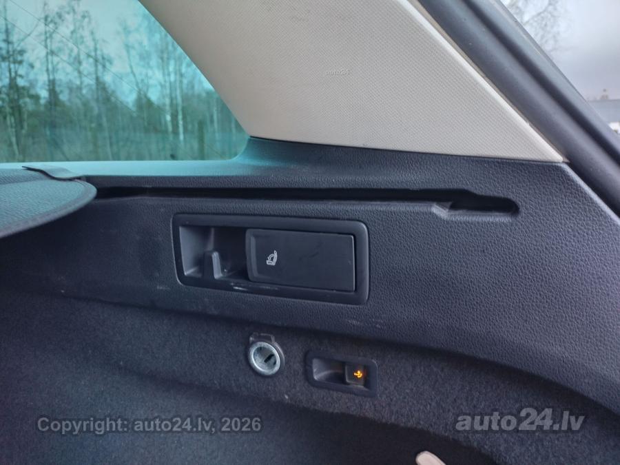 Grey Volkswagen Passat 2019 in Parnu, with an engine capacity of 1.50 L and mileage of 195 thousand km for 13900 €, photo 13 on AUTOMOTO.COM.LV