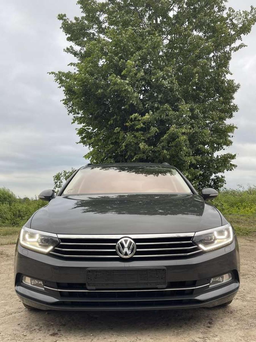 Grey Volkswagen Passat 2019 in Kaunas, with an engine capacity of 1.97 L and mileage of 239 thousand km for 8900 €, photo 7 on AUTOMOTO.COM.LV