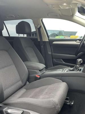 Grey Volkswagen Passat 2019 in Kaunas, with an engine capacity of 1.97 L and mileage of 239 thousand km for 8900 €, photo 14 on AUTOMOTO.COM.LV