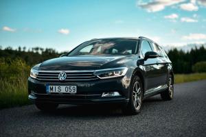 Pelēks Volkswagen Passat 2019 Ukmergė, ar dzinēja tilpumu 1.97 L un nobraukumu 201 tūkst. km par 16000 €, foto 4 vietnē AUTOMOTO.COM.LV