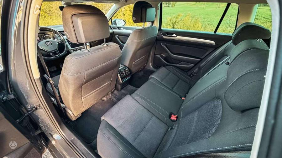 Pelēks Volkswagen Passat 2019 Ukmergė, ar dzinēja tilpumu 1.97 L un nobraukumu 201 tūkst. km par 16000 €, foto 19 vietnē AUTOMOTO.COM.LV