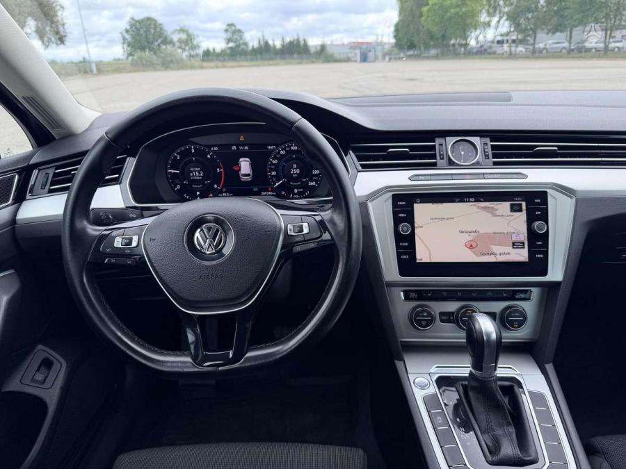 Pelēks Volkswagen Passat 2019 Marijampole, ar dzinēja tilpumu 1.97 L un nobraukumu 289 tūkst. km par 8450 €, foto 18 vietnē AUTOMOTO.COM.LV