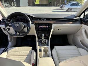 Grey Volkswagen Passat 2019 in Klaipeda, with an engine capacity of 1.97 L and mileage of 248 thousand km for 13100 €, photo 14 on AUTOMOTO.COM.LV
