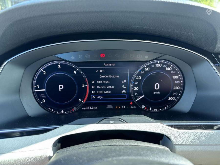 Grey Volkswagen Passat 2019 in Klaipeda, with an engine capacity of 1.97 L and mileage of 248 thousand km for 13100 €, photo 17 on AUTOMOTO.COM.LV