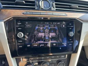 Grey Volkswagen Passat 2019 in Klaipeda, with an engine capacity of 1.97 L and mileage of 248 thousand km for 13100 €, photo 20 on AUTOMOTO.COM.LV
