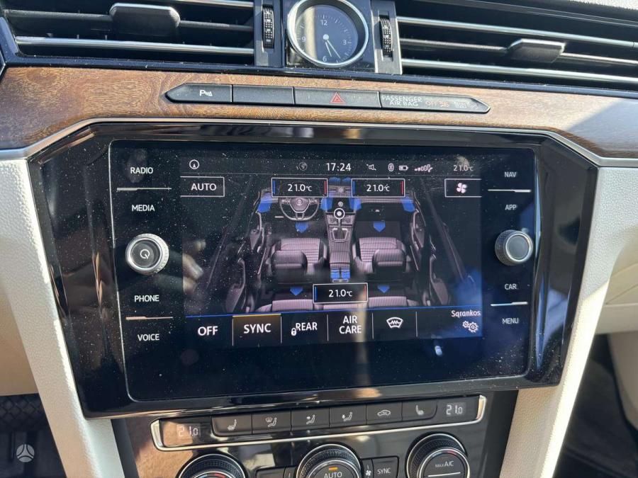 Grey Volkswagen Passat 2019 in Klaipeda, with an engine capacity of 1.97 L and mileage of 248 thousand km for 13100 €, photo 20 on AUTOMOTO.COM.LV