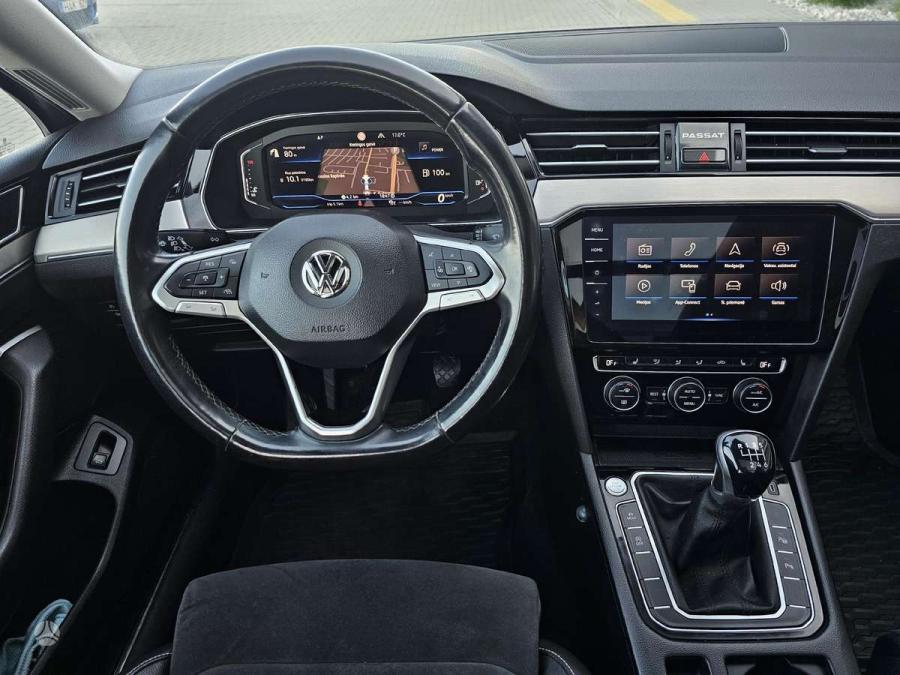 Grey Volkswagen Passat 2020 in Klaipeda, with an engine capacity of 1.97 L and mileage of 287 thousand km for 14350 €, photo 8 on AUTOMOTO.COM.LV