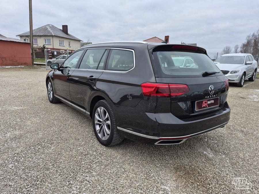 Grey Volkswagen Passat 2020 in Vilnius, with an engine capacity of 2.00 L and mileage of 200 thousand km for 16700 €, photo 3 on AUTOMOTO.COM.LV