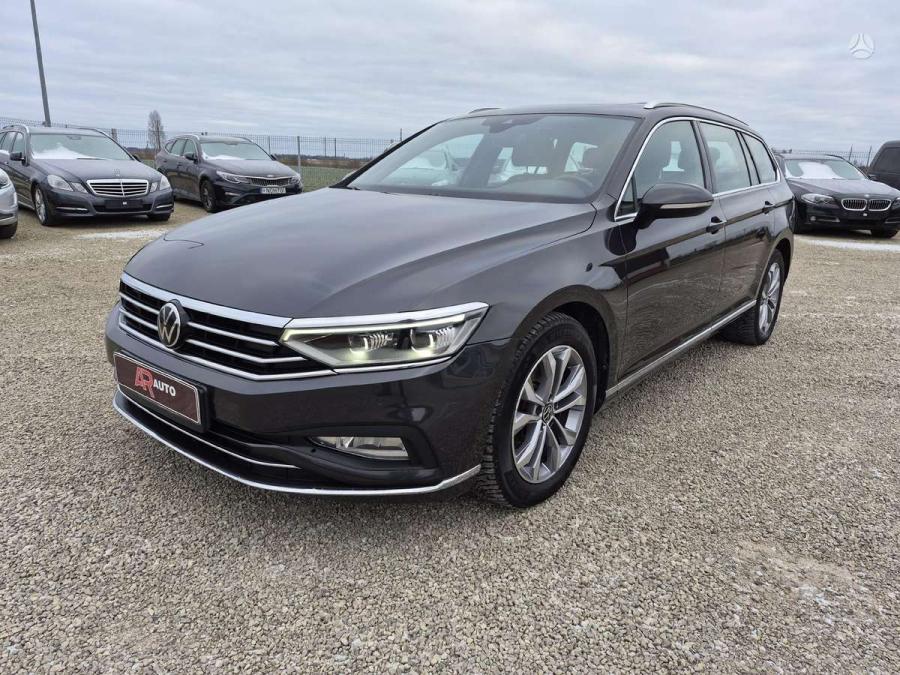 Grey Volkswagen Passat 2020 in Kursenai, with an engine capacity of 1.97 L and mileage of 200 thousand km for 15950 €, photo 1 on AUTOMOTO.COM.LV