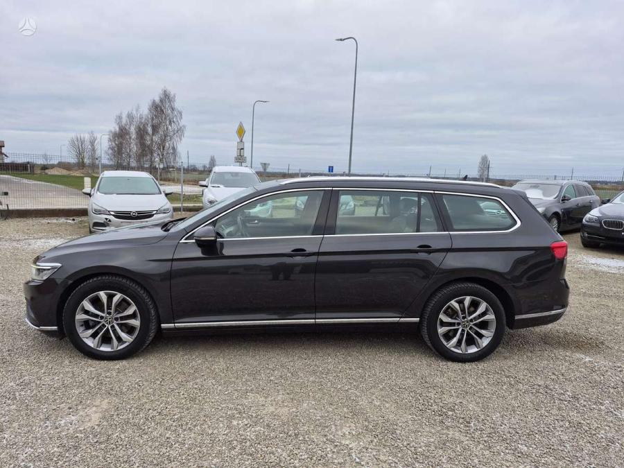 Grey Volkswagen Passat 2020 in Kursenai, with an engine capacity of 1.97 L and mileage of 200 thousand km for 15950 €, photo 4 on AUTOMOTO.COM.LV
