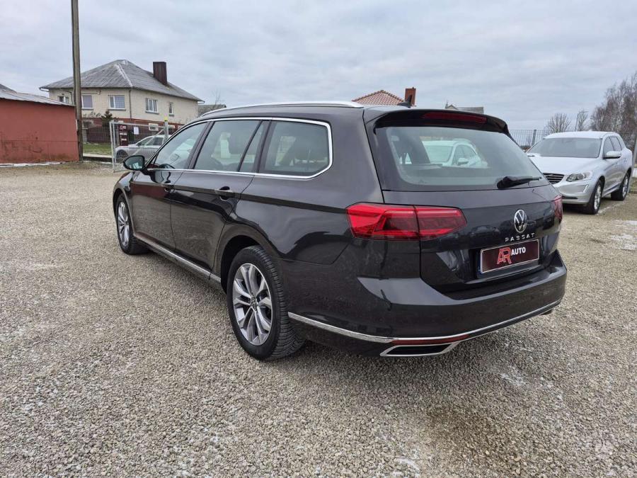 Grey Volkswagen Passat 2020 in Kursenai, with an engine capacity of 1.97 L and mileage of 200 thousand km for 15950 €, photo 6 on AUTOMOTO.COM.LV