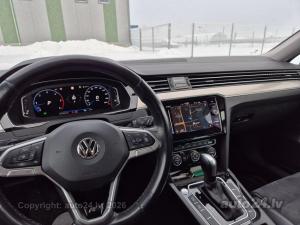 Grey Volkswagen Passat 2020 in Tallinn, with an engine capacity of 2.00 L and mileage of 165 thousand km for 22800 €, photo 5 on AUTOMOTO.COM.LV