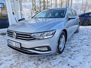 Grey Volkswagen Passat 2020 in Kaunas, with an engine capacity of 1.97 L and mileage of 377 thousand km for 9999 €, photo 2 on AUTOMOTO.COM.LV