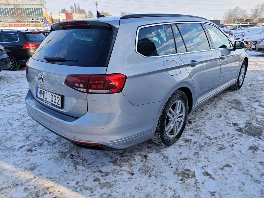 Grey Volkswagen Passat 2020 in Kaunas, with an engine capacity of 1.97 L and mileage of 377 thousand km for 9999 €, photo 7 on AUTOMOTO.COM.LV