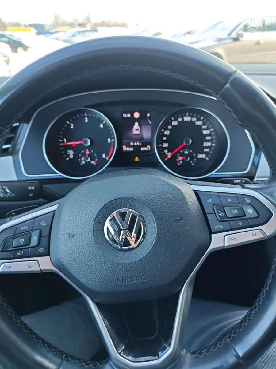 Grey Volkswagen Passat 2020 in Kaunas, with an engine capacity of 1.97 L and mileage of 377 thousand km for 9999 €, photo 11 on AUTOMOTO.COM.LV