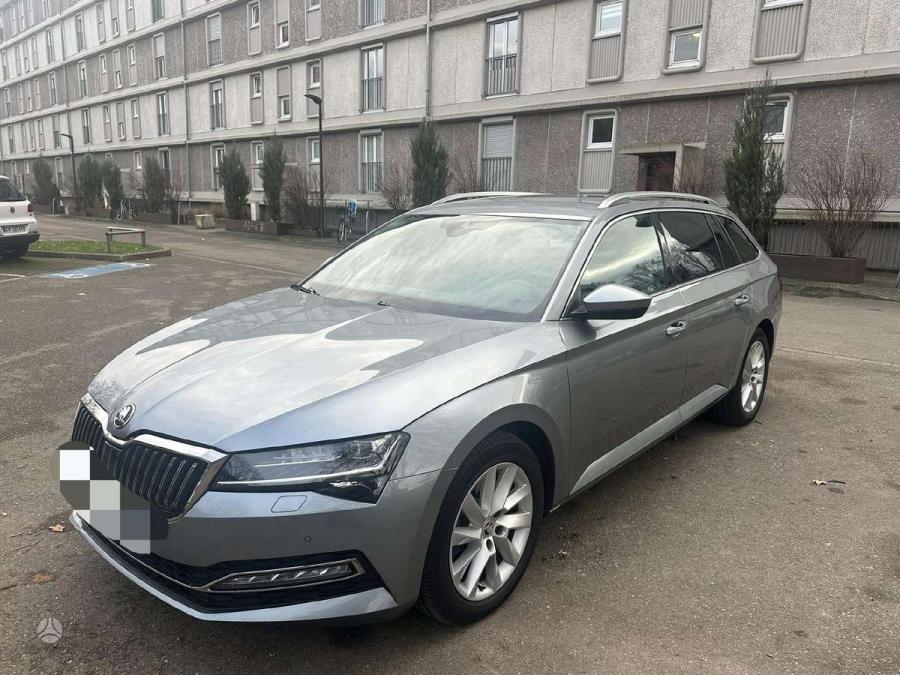 Grey Volkswagen Passat 2020 in Kaunas, with an engine capacity of 1.97 L and mileage of 377 thousand km for 9999 €, photo 18 on AUTOMOTO.COM.LV