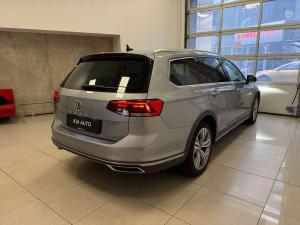 Grey Volkswagen Passat 2020 in Vilnius, with an engine capacity of 2.00 L and mileage of 215 thousand km for 17390 €, photo 2 on AUTOMOTO.COM.LV