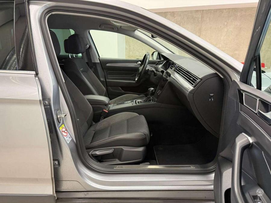 Grey Volkswagen Passat 2020 in Vilnius, with an engine capacity of 2.00 L and mileage of 215 thousand km for 17390 €, photo 12 on AUTOMOTO.COM.LV