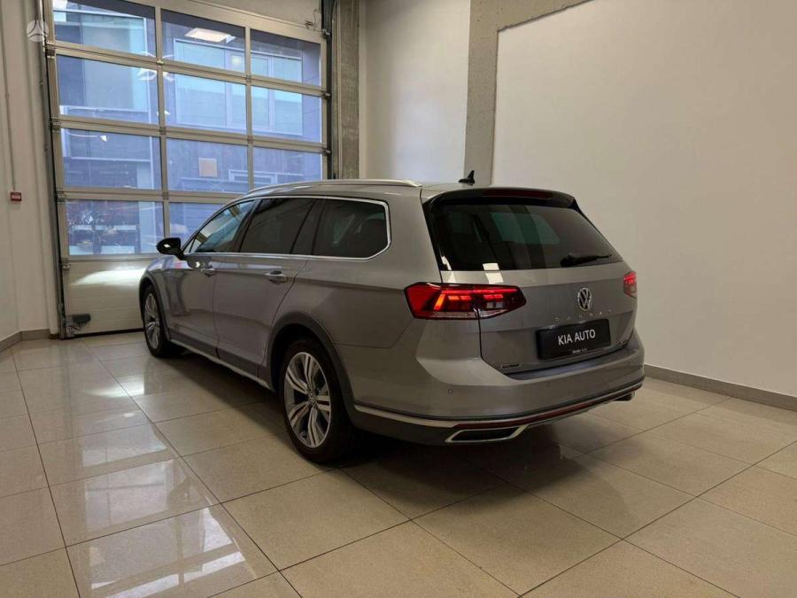 Grey Volkswagen Passat 2020 in Vilnius, with an engine capacity of 2.00 L and mileage of 215 thousand km for 17390 €, photo 25 on AUTOMOTO.COM.LV