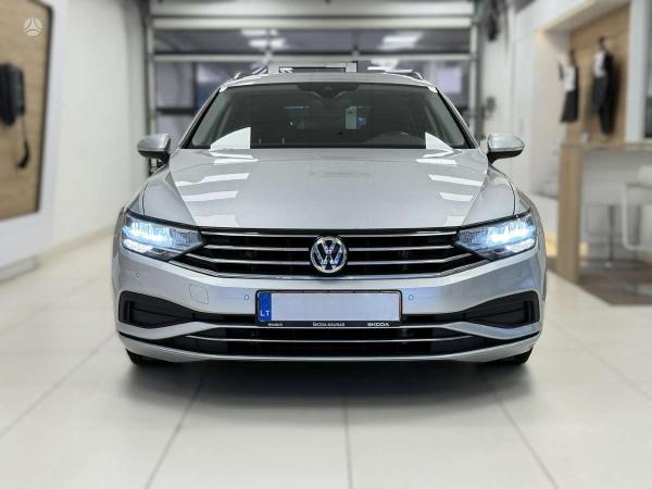 Grey Volkswagen Passat 2020 in Kaunas, with an engine capacity of 1.50 L and mileage of 157 thousand km for 15900 €, photo 2 on AUTOMOTO.COM.LV