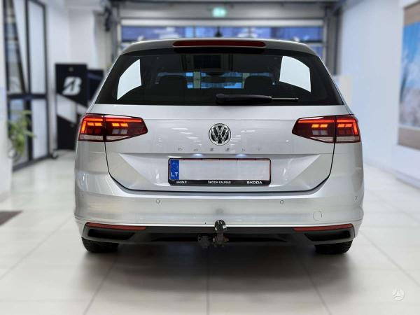 Grey Volkswagen Passat 2020 in Kaunas, with an engine capacity of 1.50 L and mileage of 157 thousand km for 15900 €, photo 6 on AUTOMOTO.COM.LV