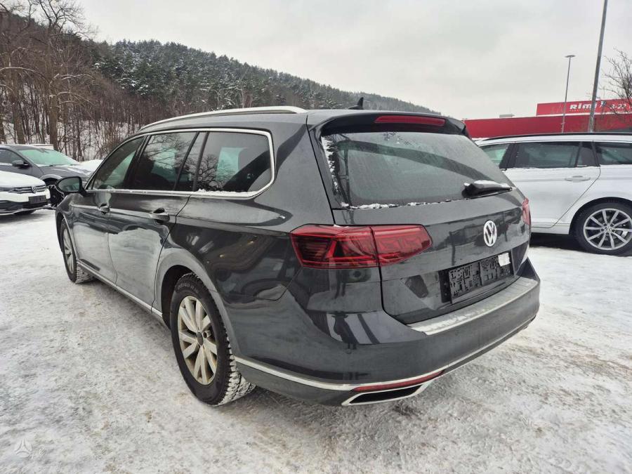 Pelēks Volkswagen Passat 2020 Viļņa, ar dzinēja tilpumu 1.97 L un nobraukumu 218 tūkst. km par 14800 €, foto 4 vietnē AUTOMOTO.COM.LV