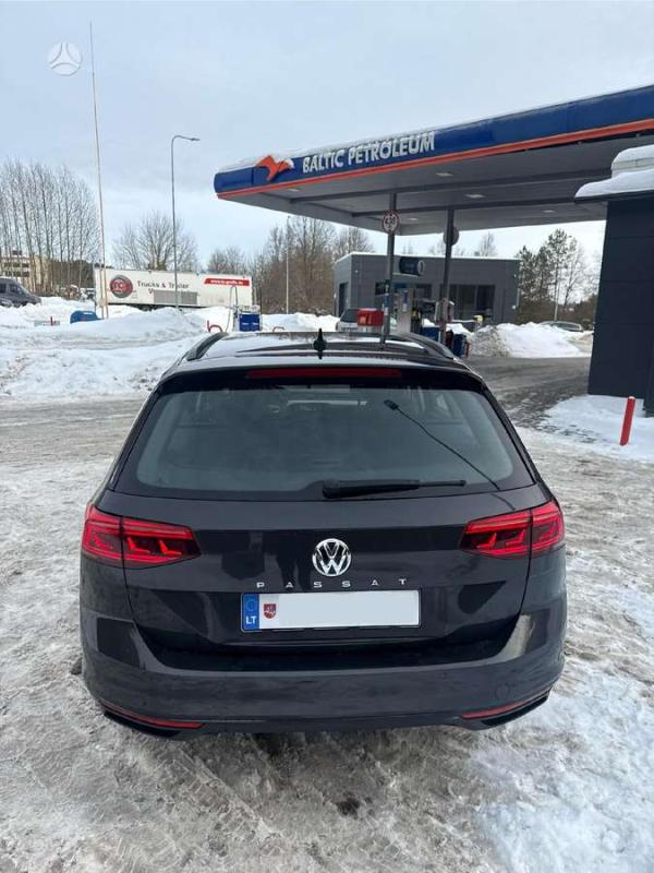 Grey Volkswagen Passat 2020 in Anyksciai, with an engine capacity of 2.00 L and mileage of 163 thousand km for 16650 €, photo 6 on AUTOMOTO.COM.LV