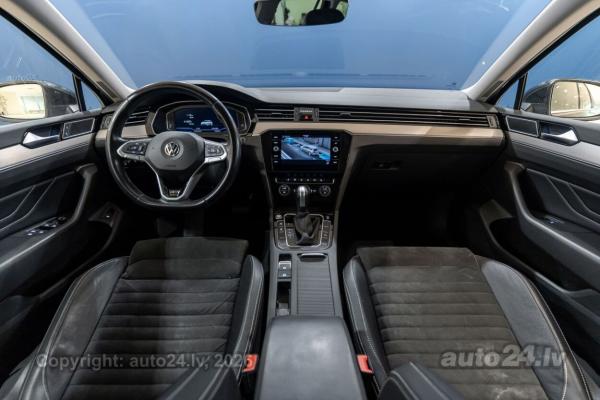 Grey Volkswagen Passat 2020 in Tallinn, with an engine capacity of 1.97 L and mileage of 157 thousand km for 24990 €, photo 7 on AUTOMOTO.COM.LV
