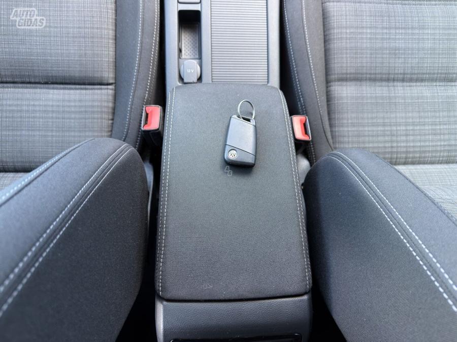 Pelēks Volkswagen Passat 2020 Panevēža, ar dzinēja tilpumu 2.00 L un nobraukumu 241 tūkst. km par 14600 €, foto 29 vietnē AUTOMOTO.COM.LV