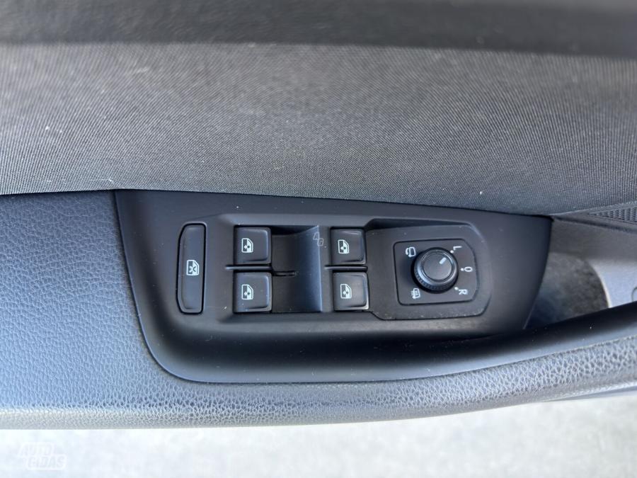 Pelēks Volkswagen Passat 2020 Panevēža, ar dzinēja tilpumu 2.00 L un nobraukumu 241 tūkst. km par 14600 €, foto 30 vietnē AUTOMOTO.COM.LV
